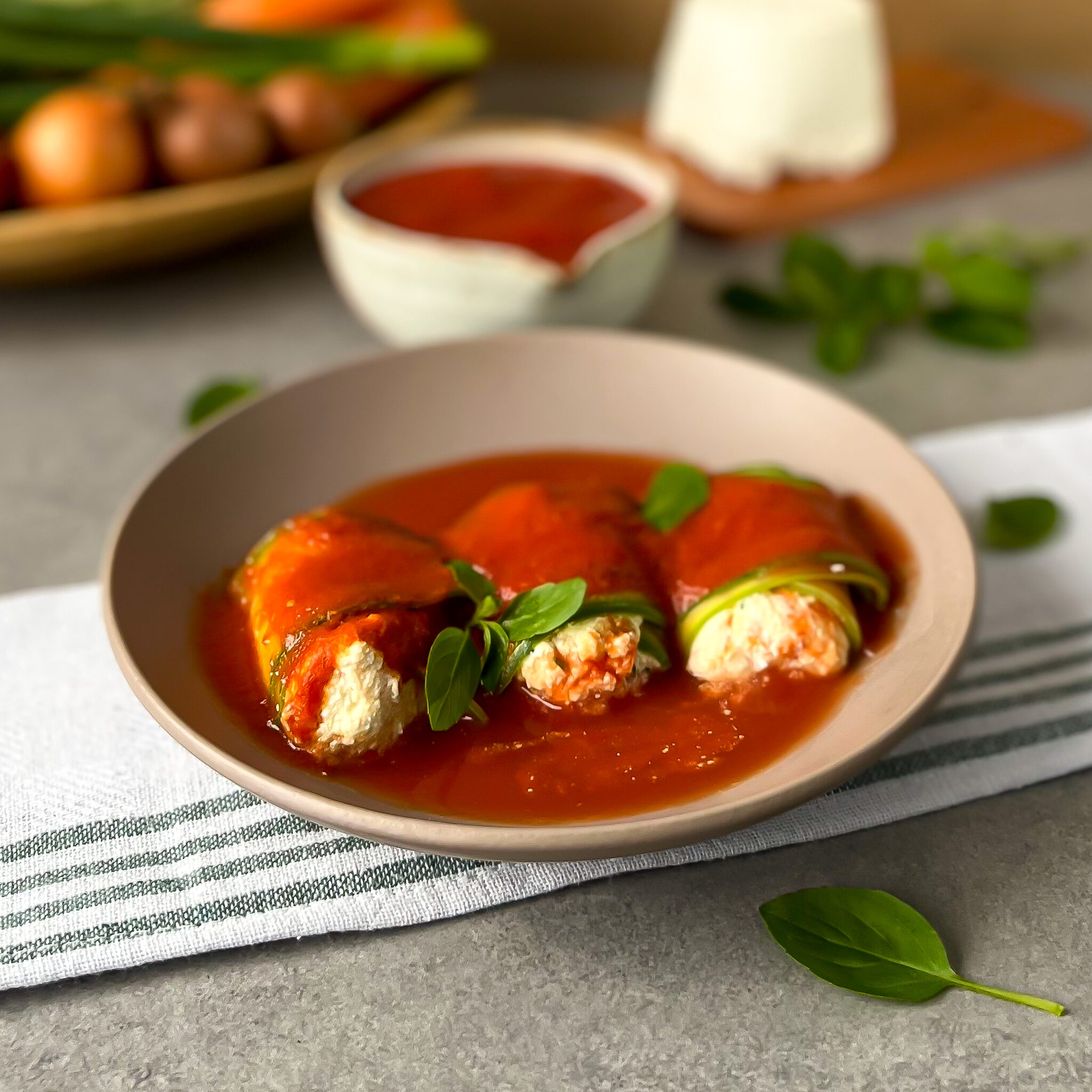 Canelone de abobrinha recheado de ricota - Comida Boa